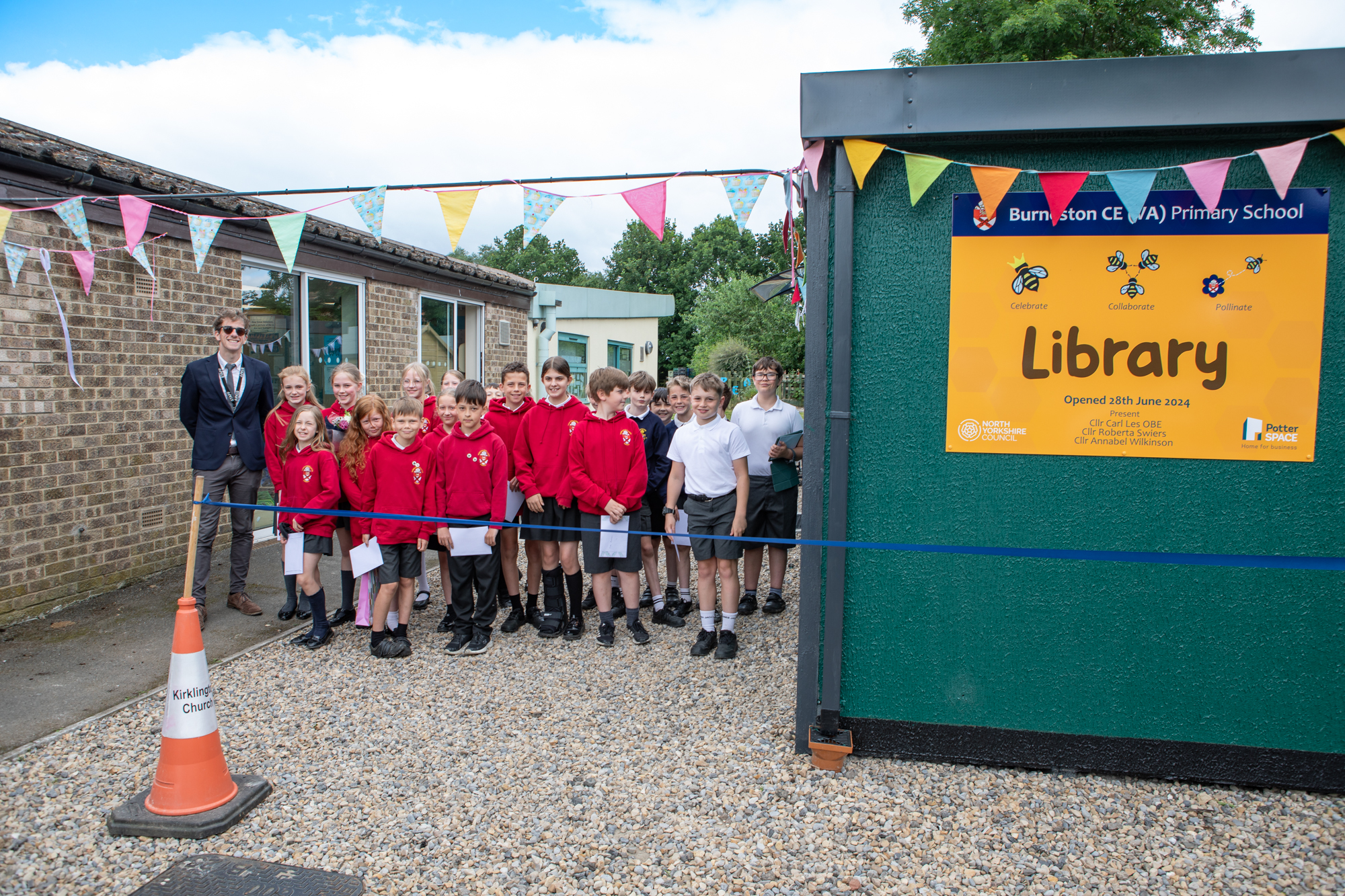 Yorkshire business donates new library for primary school - Potter Space